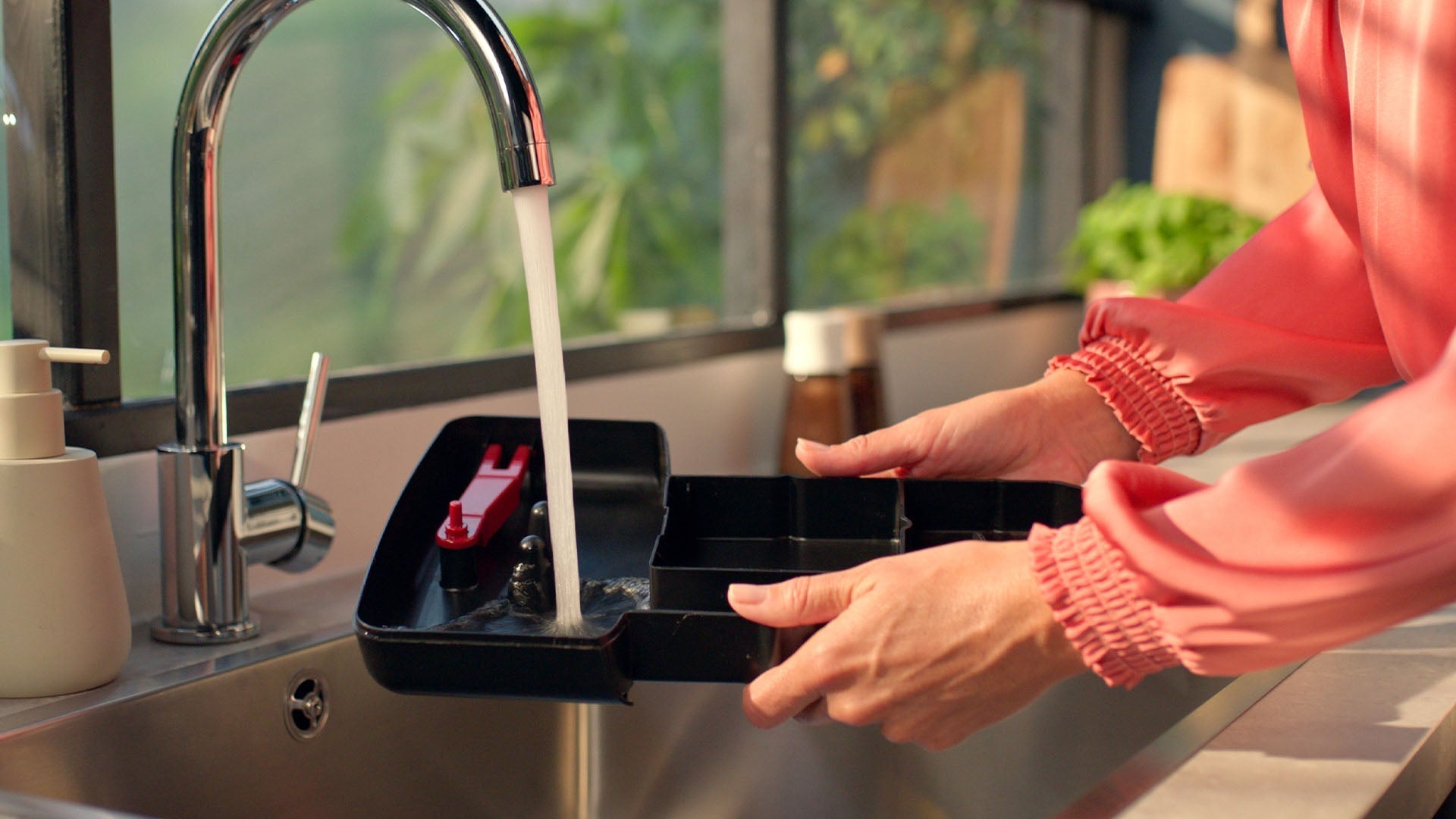 Cleaning your Philips 4400 LatteGo Automatic Coffee Machine – Philips ...